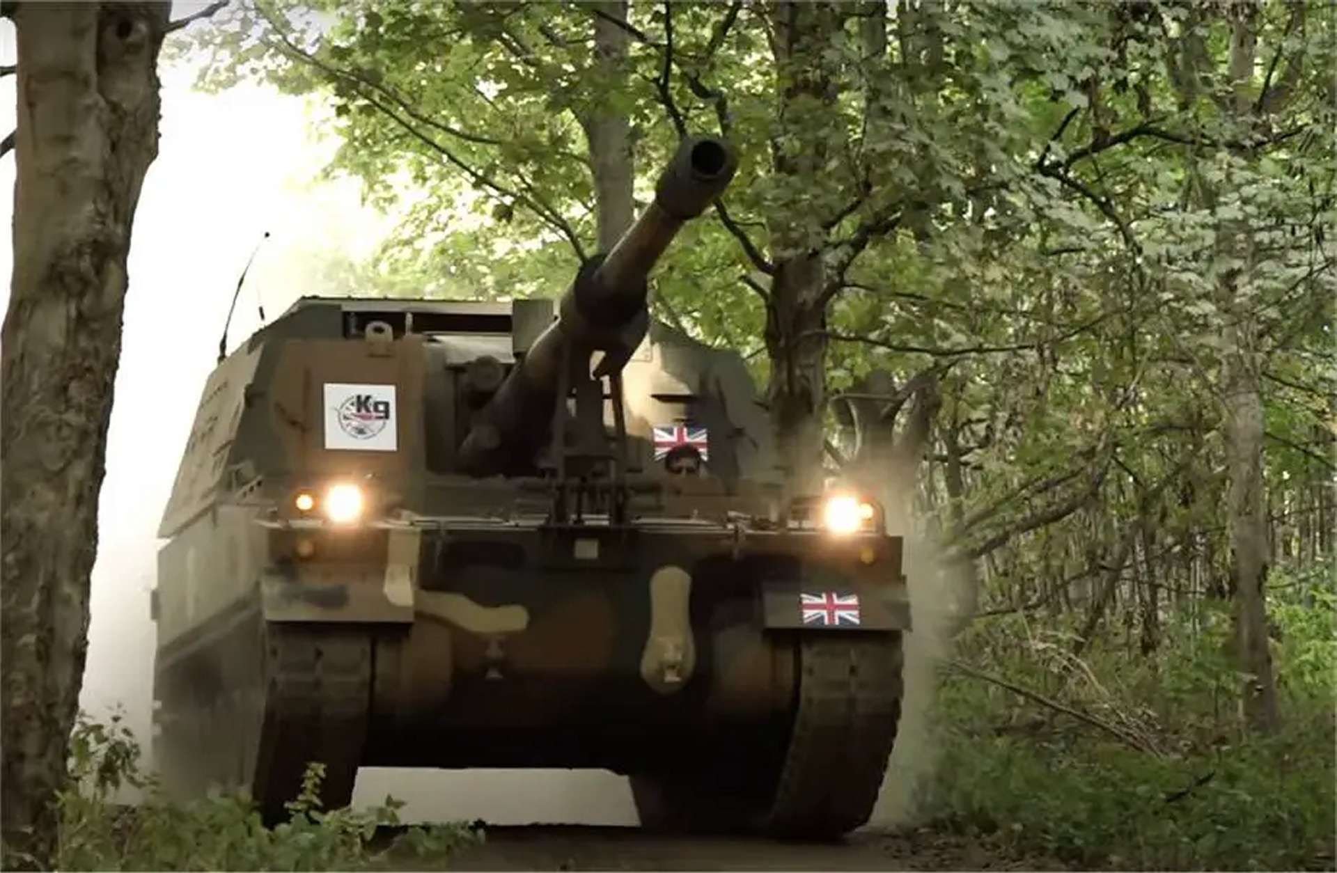 Hanwha Aerospace's new 8x8 howitzer promises 70-kilometer strikes to challenge RCH 155 and CAESAr